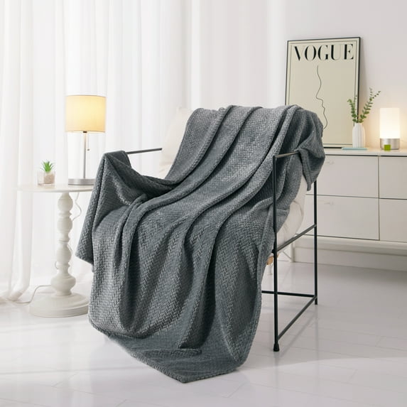 Mainstays Cozy Textured Plush Throw Blanket, Grey, 50"x60" All Ages ...