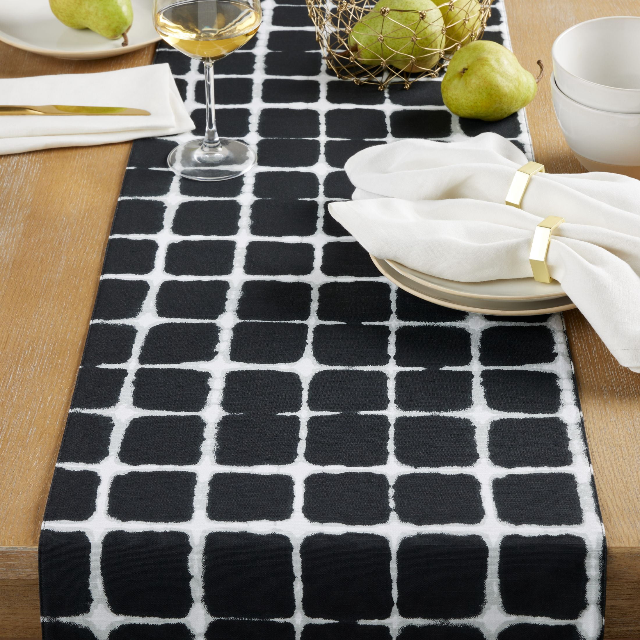 Mainstays 72x14 Shibori Reversible Black Cotton Polyester Table Runner ...