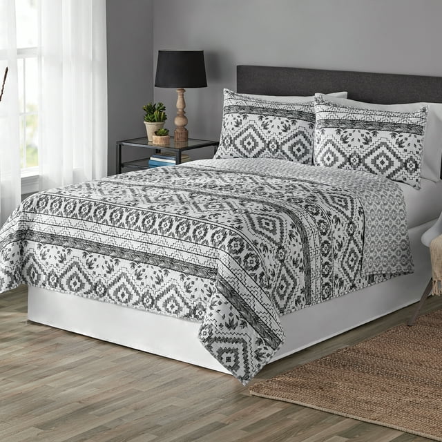Mainstays Aztec Grey/White Tribal Polyester Quilt, King, Reversible ...