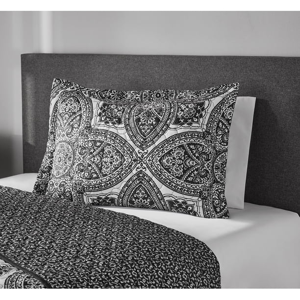 Mainstays Black & White Medallion Sham Standard 2 Count - Walmart ...