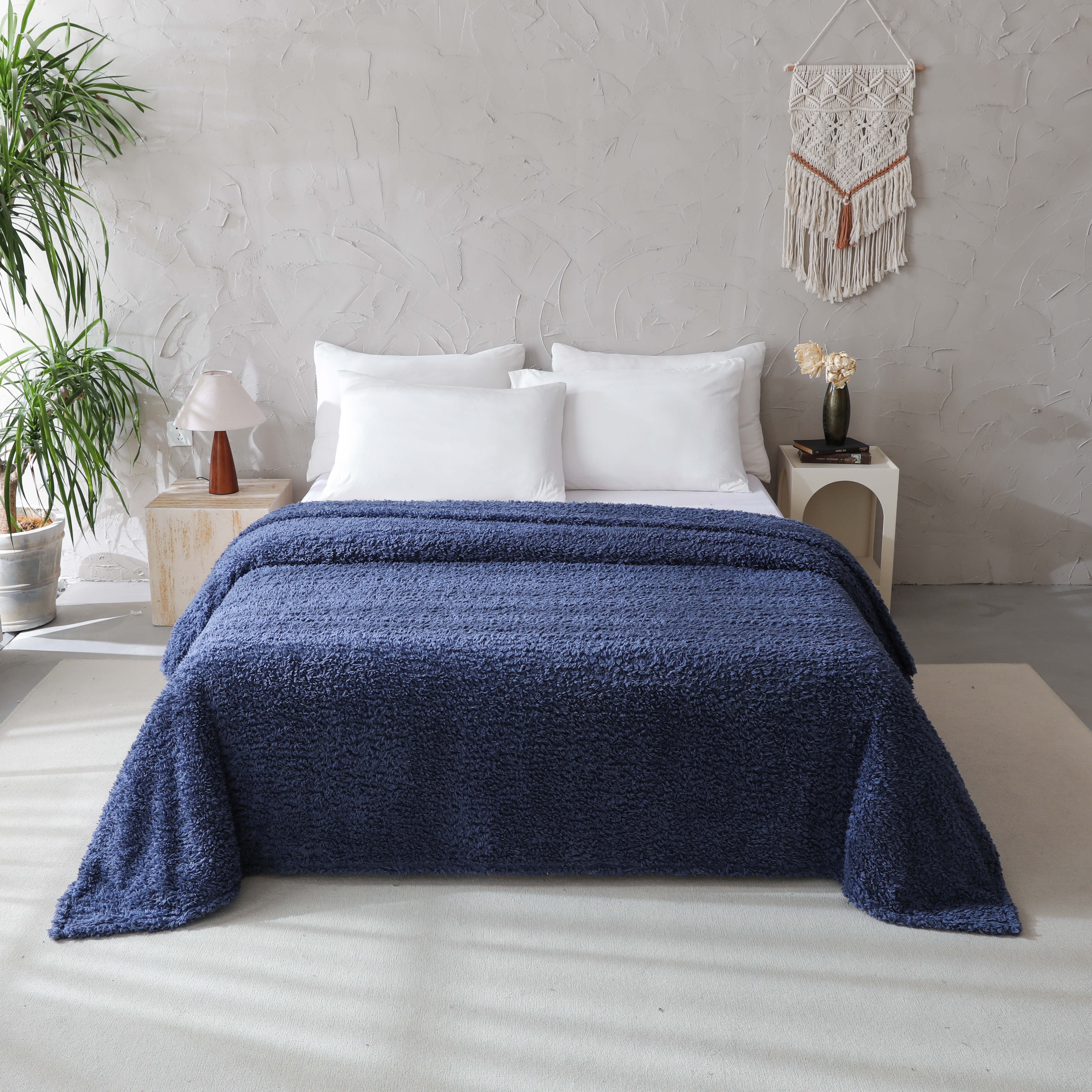 Mainstays Faux Shearling Blanket, Indigo, King 102"X90", for Adult ...