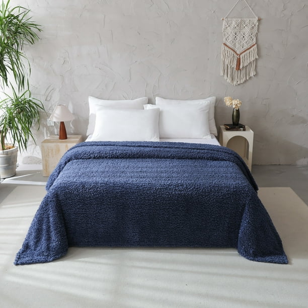 Mainstays Faux Shearling Blanket, Indigo, King 102"X90", for Adult ...