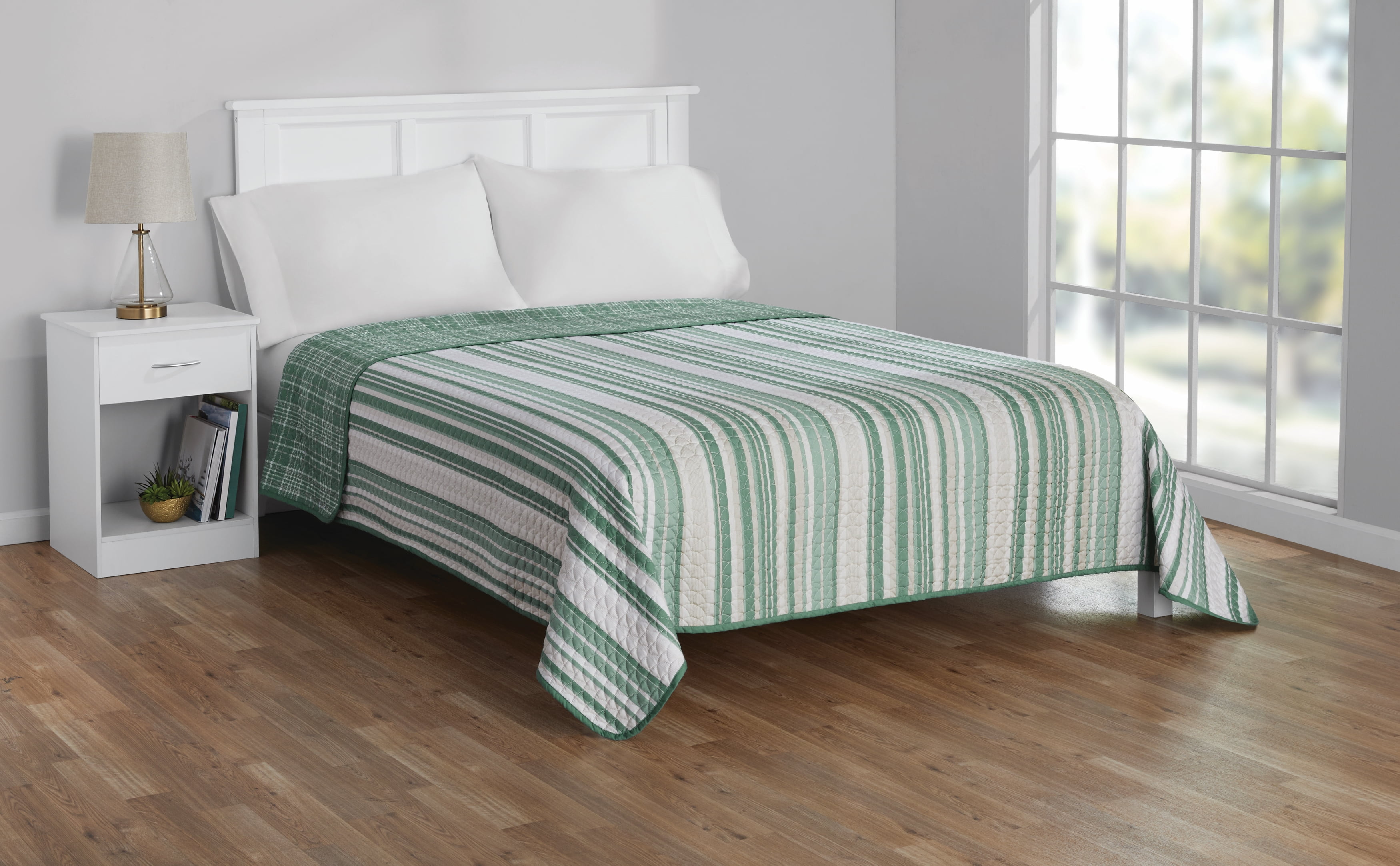 Mainstays Green Vertical Stripe microfiber Quilt, King - Reversible ...