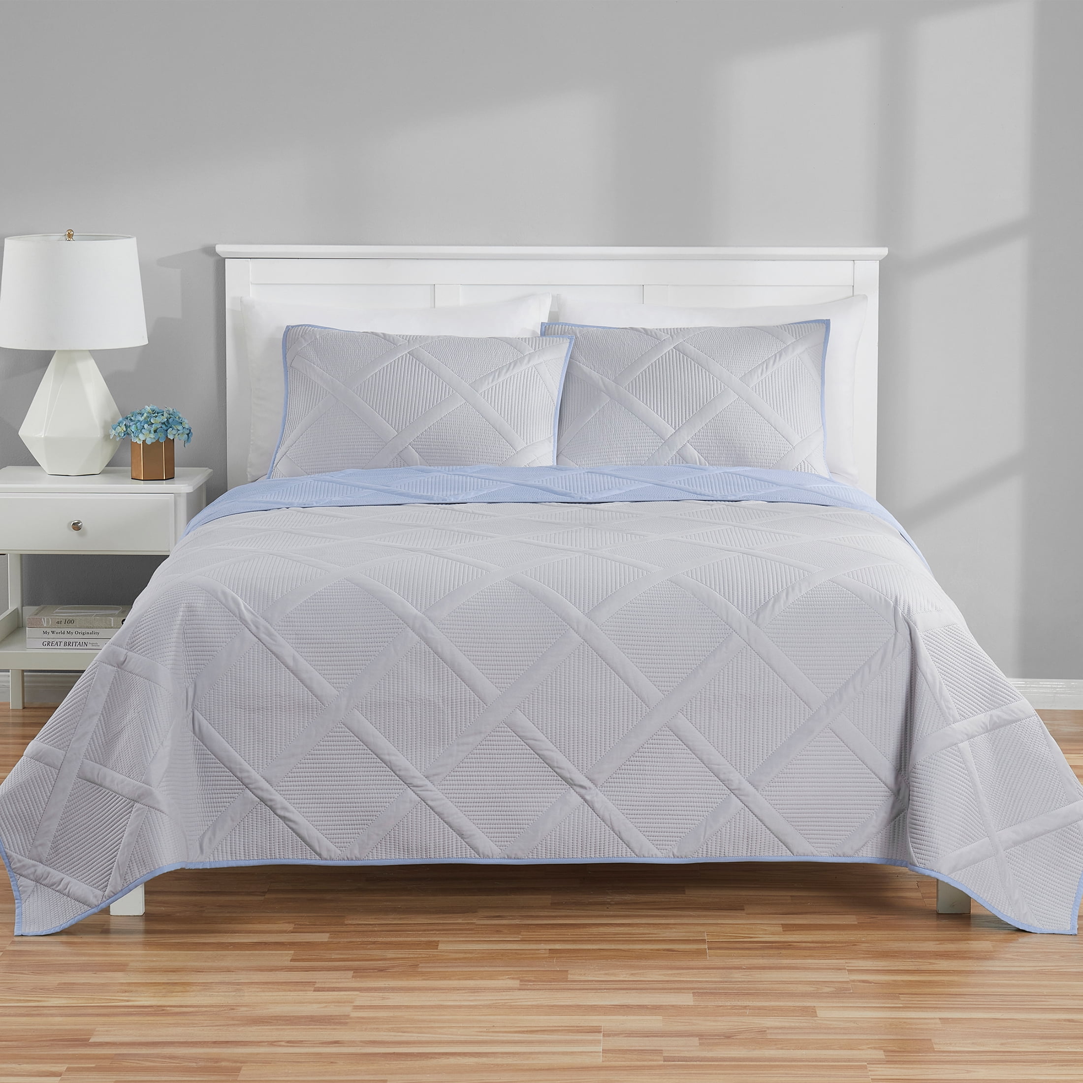 Mainstays Solid Diamond Pinsonic Reversible Quilt, Silver, Full/Queen ...