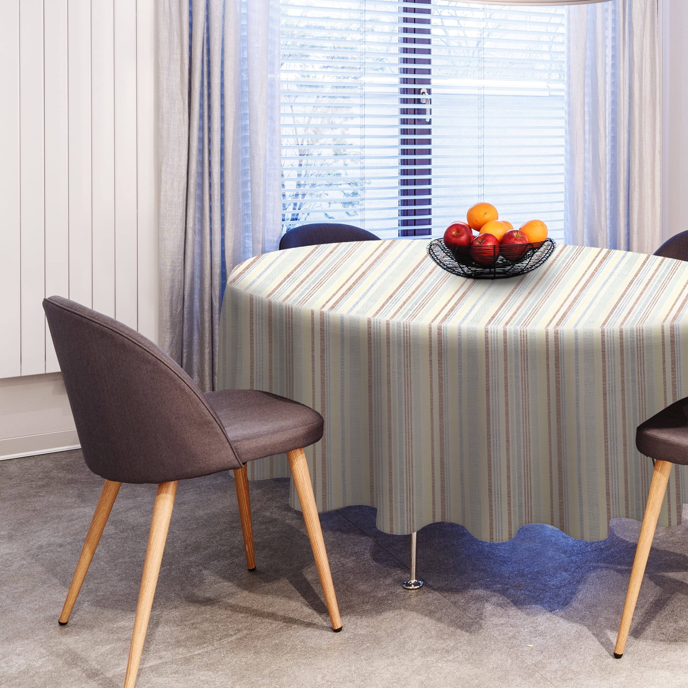 Mainstays Plaid Polyester Tablecloth 70 Round, Machine Washable ...