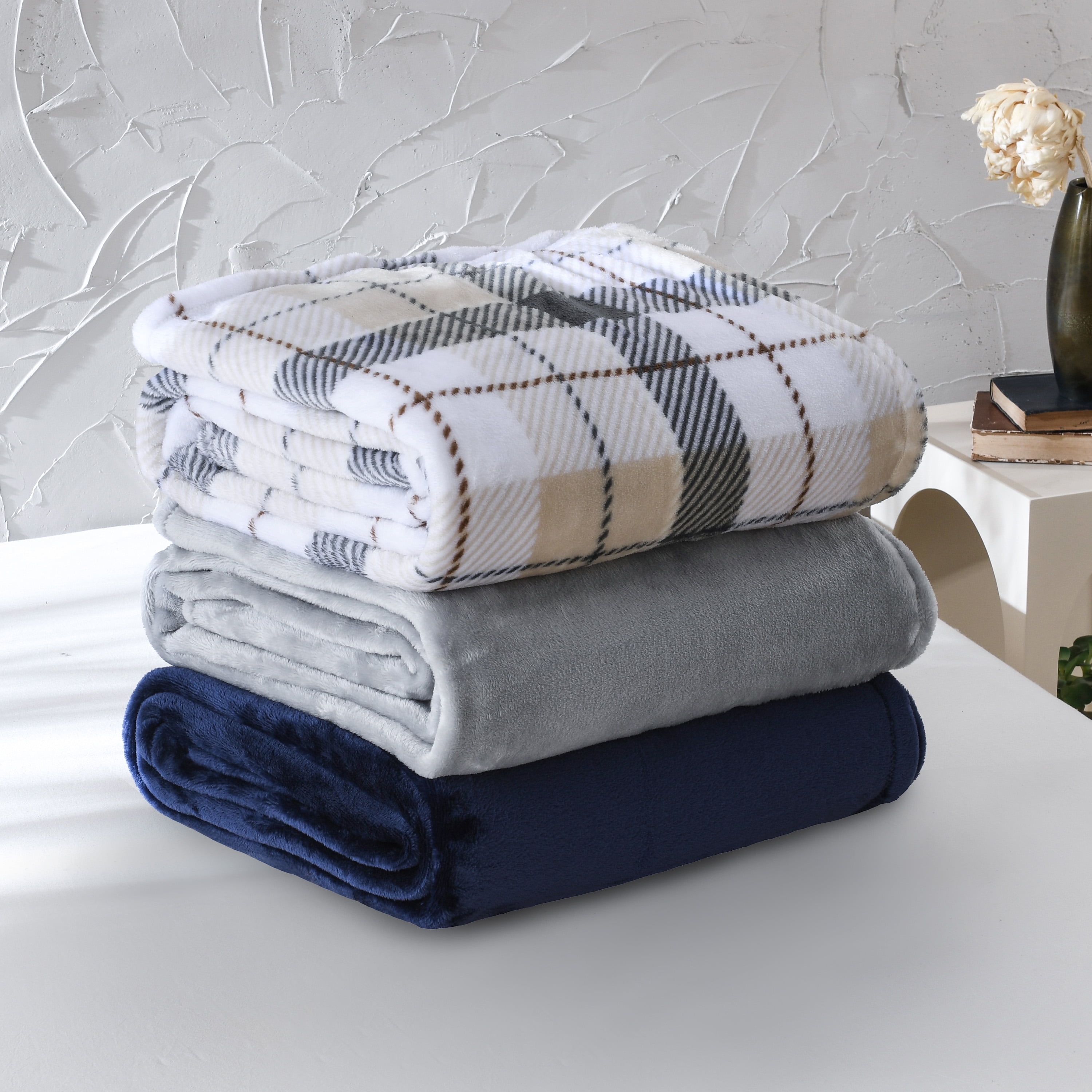 Mainstays Super Soft Plush Blanket, Neutral Plaid, Full/Queen, Adult ...