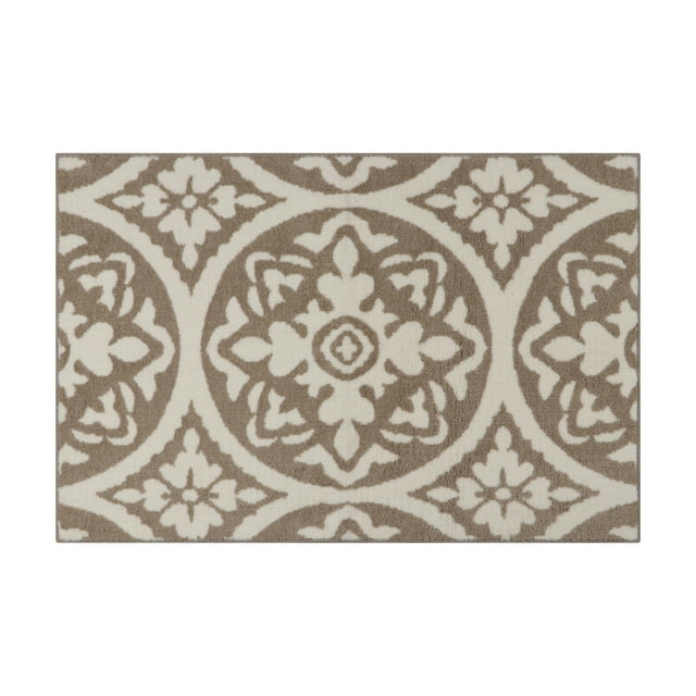 Mainstays Tan Medallion Plush Indoor Accent Rug, 30" x 45" - Walmart.com