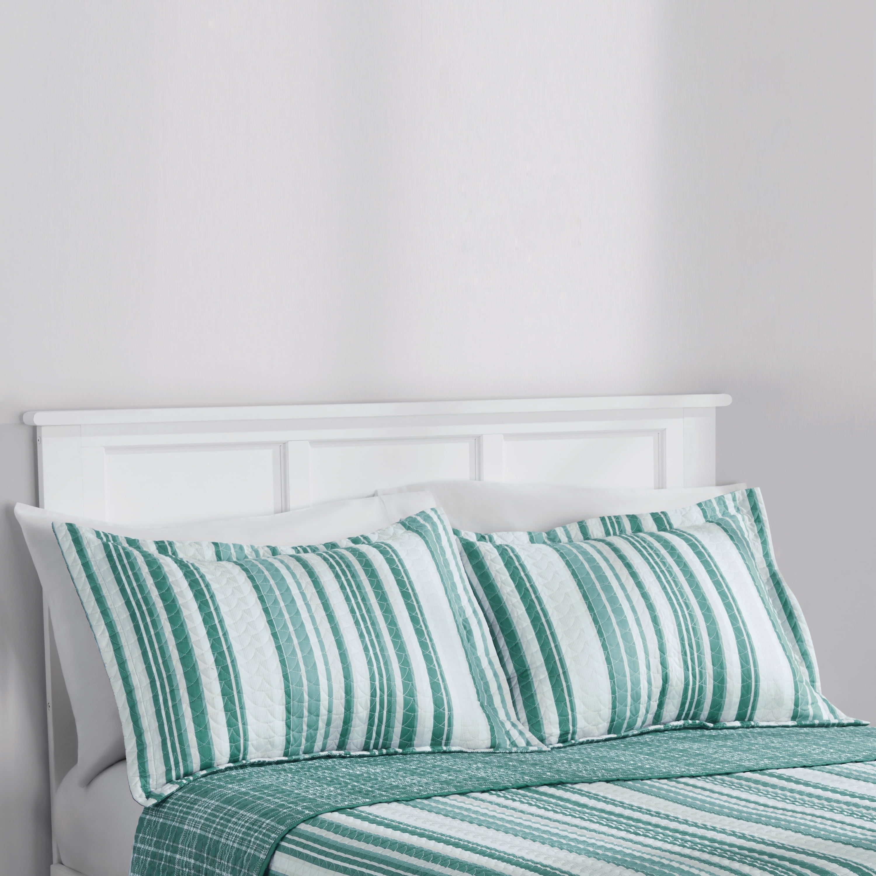 Mainstays Green Vertical Stripe Quilt Sham, Reversible, Standard/Queen ...