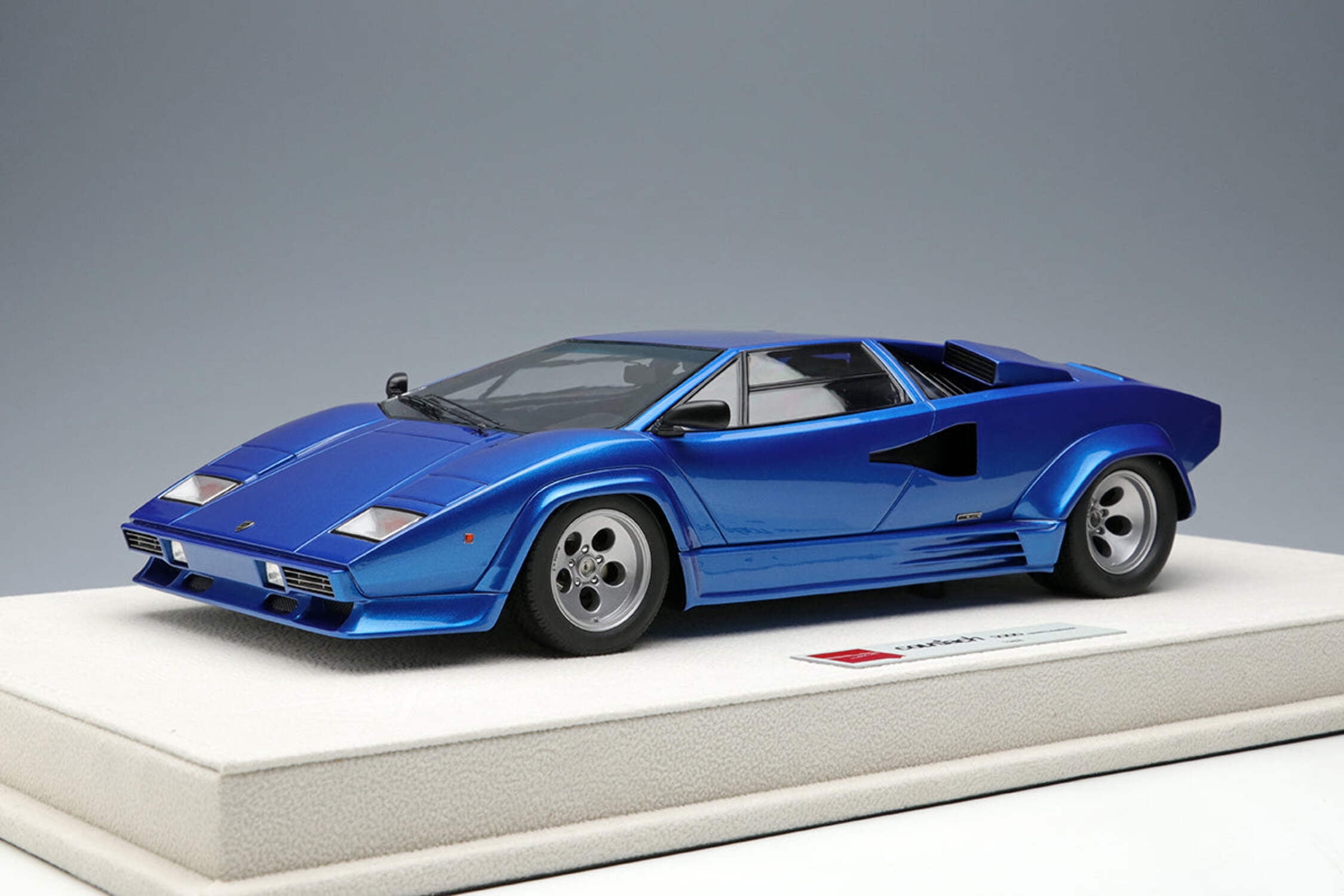 Make Up Co., Ltd / Eidolon 1988 Lamborghini Countach LP5000 QV Blue ...
