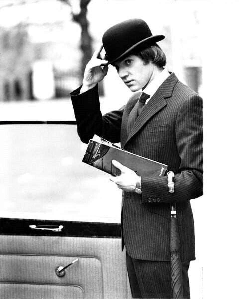 Malcolm McDowall in suit and bowler hat 1973 Oh Lucky Man 24x36 inch ...