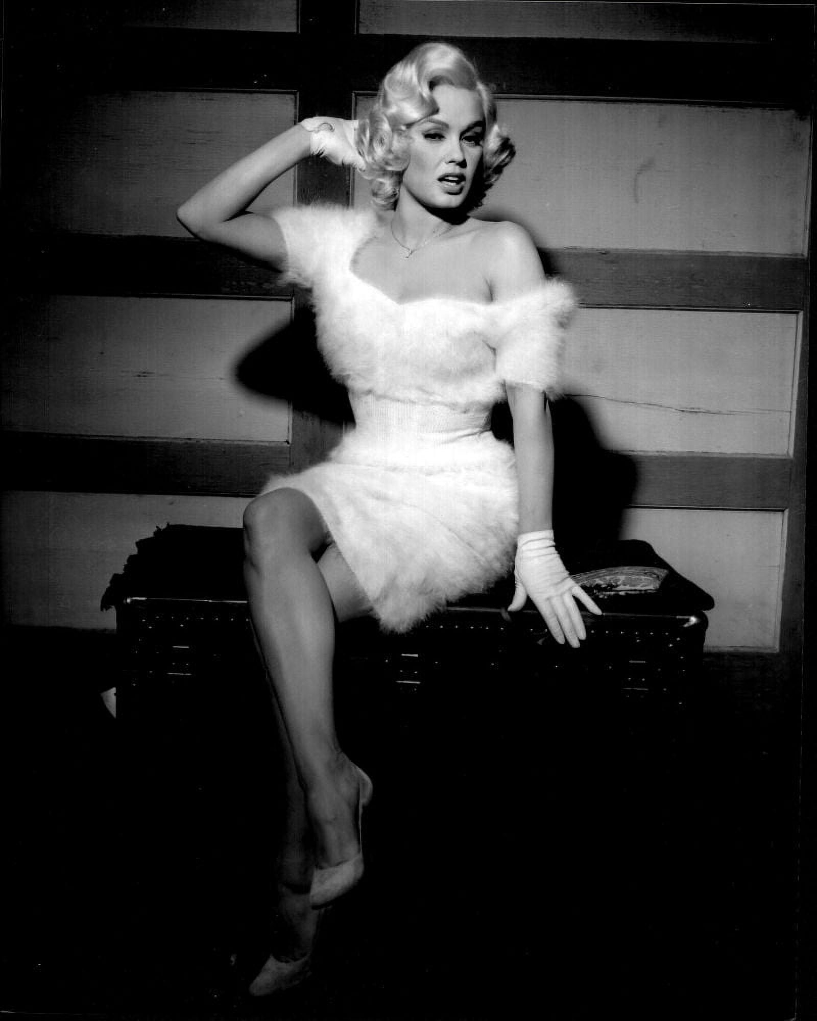 Mamie Van Doren In Furry Dress With Gloves Photo Print 8 X 10 Item Mvm51311