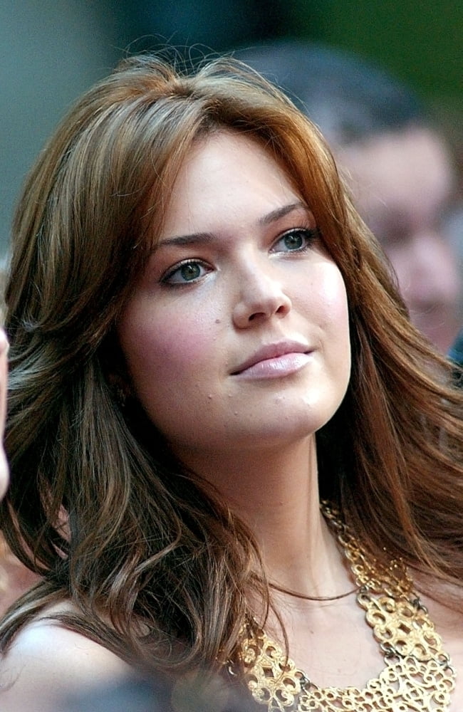 Mandy Moore On Stage For Bon Jovi Concert On The Nbc Today Show Photo ...