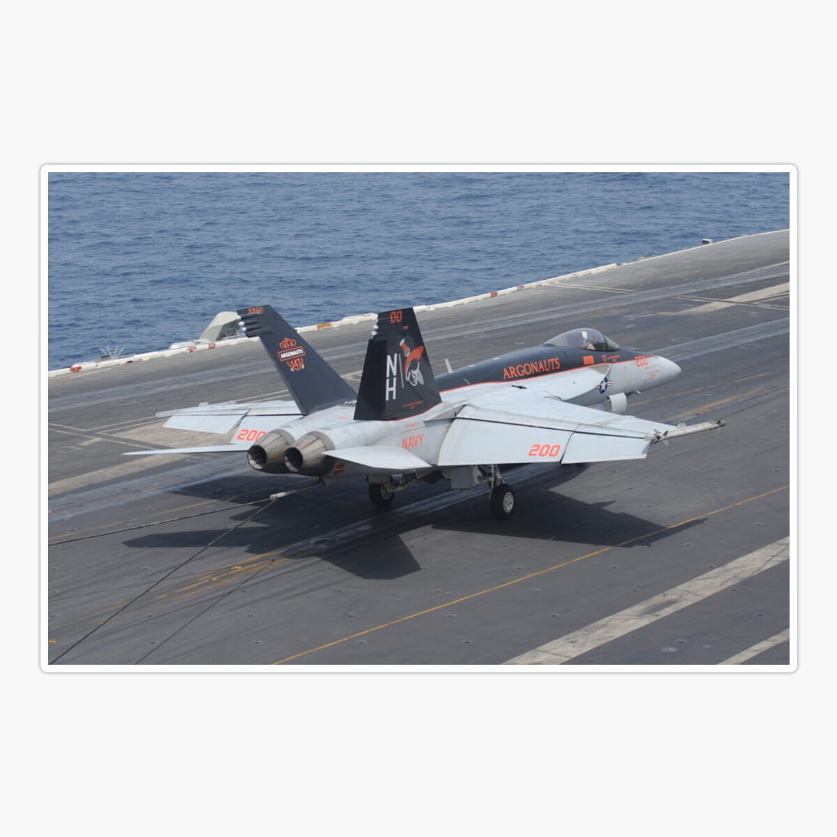 Maneki An F/A-18E Super Hornet Lands On The Flight Deck Of Uss Nimitz ...