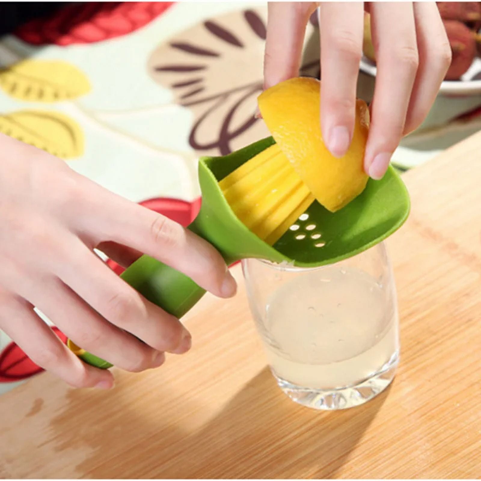 Manual Juicer Plastic Handmade Citrus Reamer Hand-held Orange Lemon Squeezers Portable Fruit ...