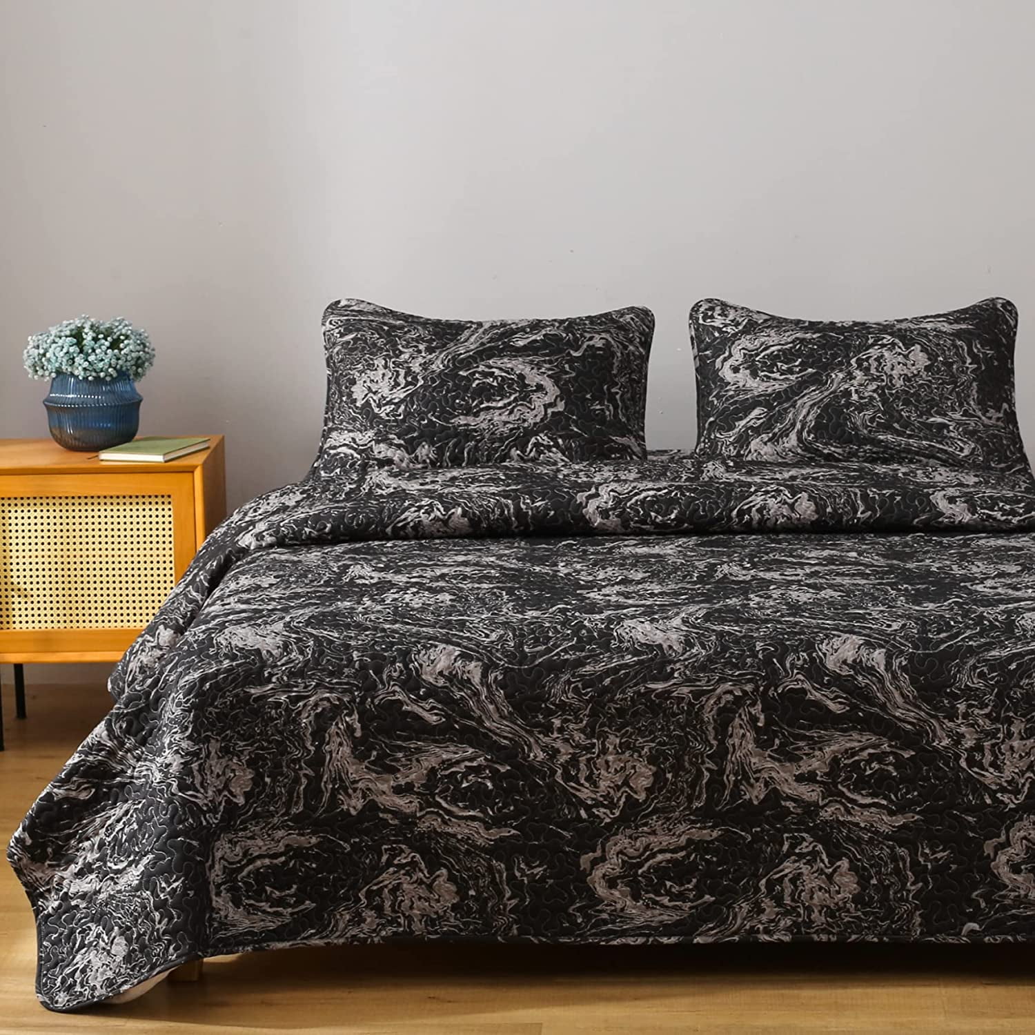 Marble Quilt Set, Abstract Bedspread, Black Surreal Marble Graphic ...