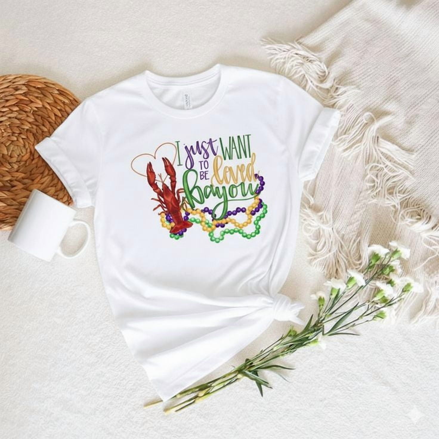 Mardi Gras Crawfish Bayou Graphic T-Shirt Colorful Beads Heart ...