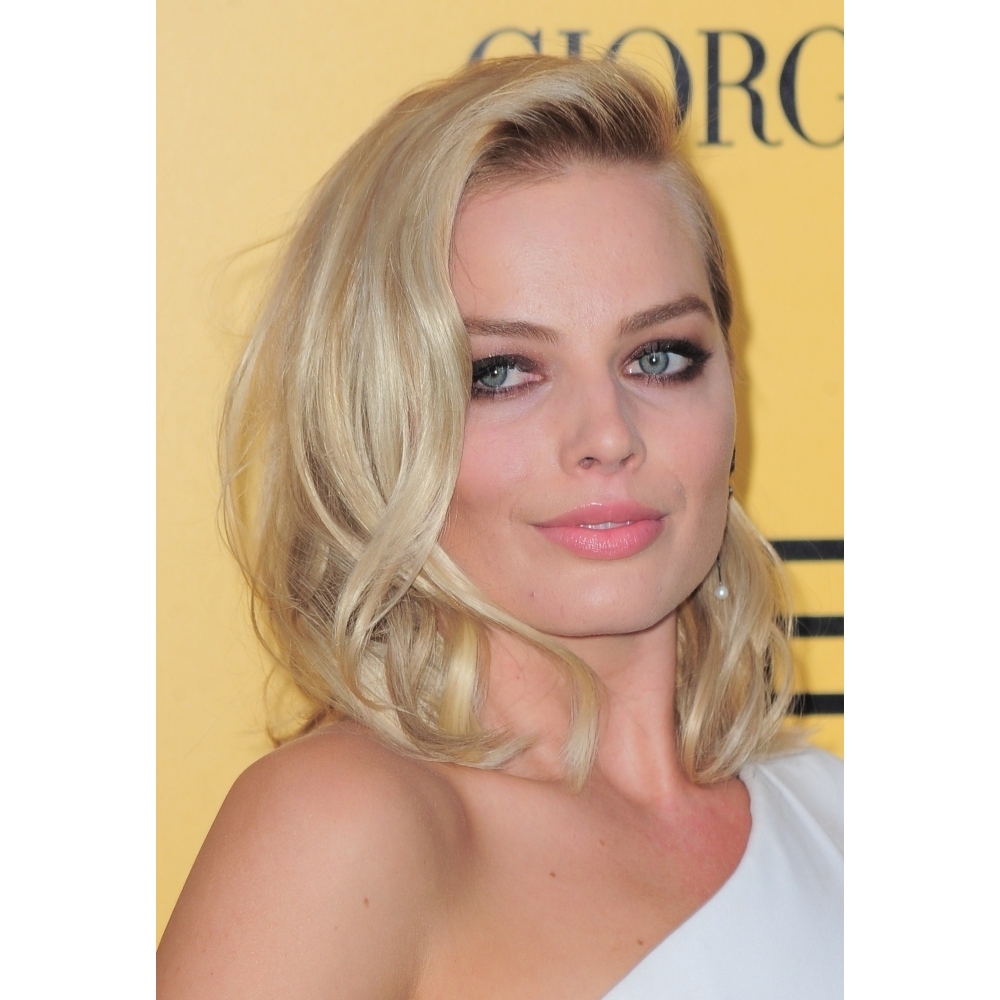 Margot Robbie At Arrivals For The Wolf Of Wall Street Premiere Photo ...