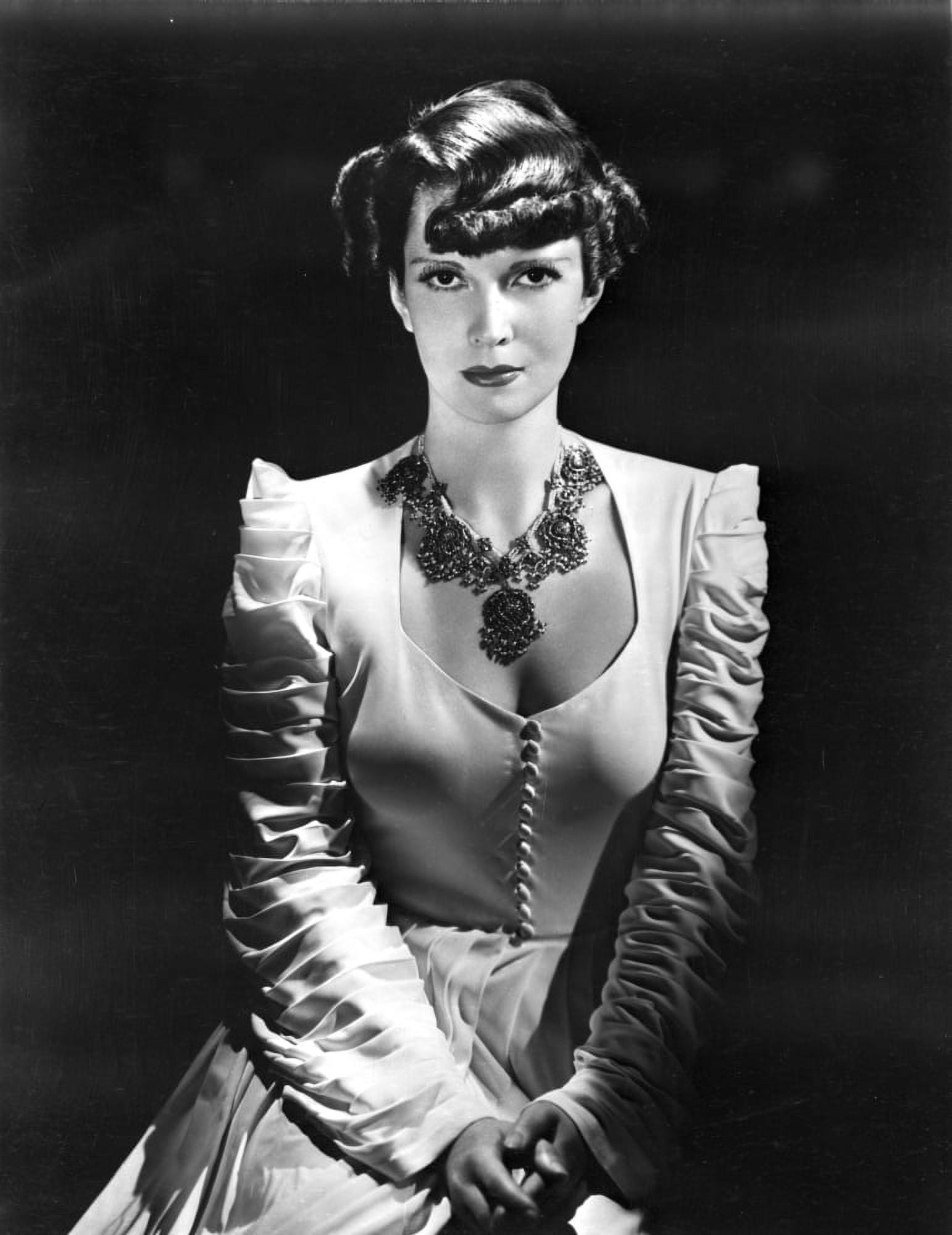 Margurite Churchill in White with Black Background Photo Print (8 x 10 ...