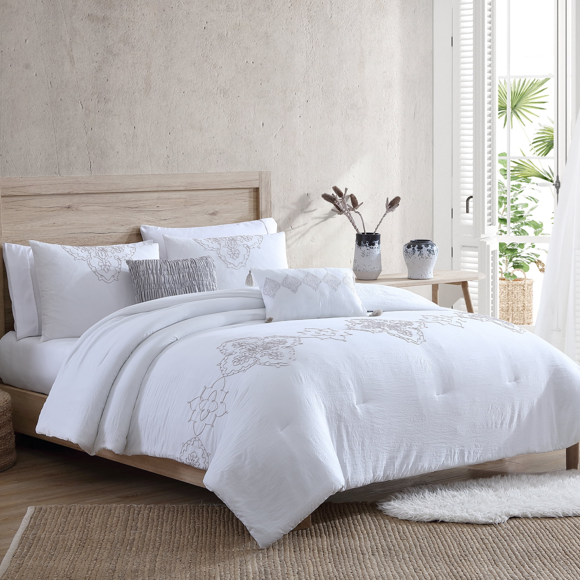 Marie Claire Elia 5-Piece Embroidered Adult Comforter Set, Queen ...