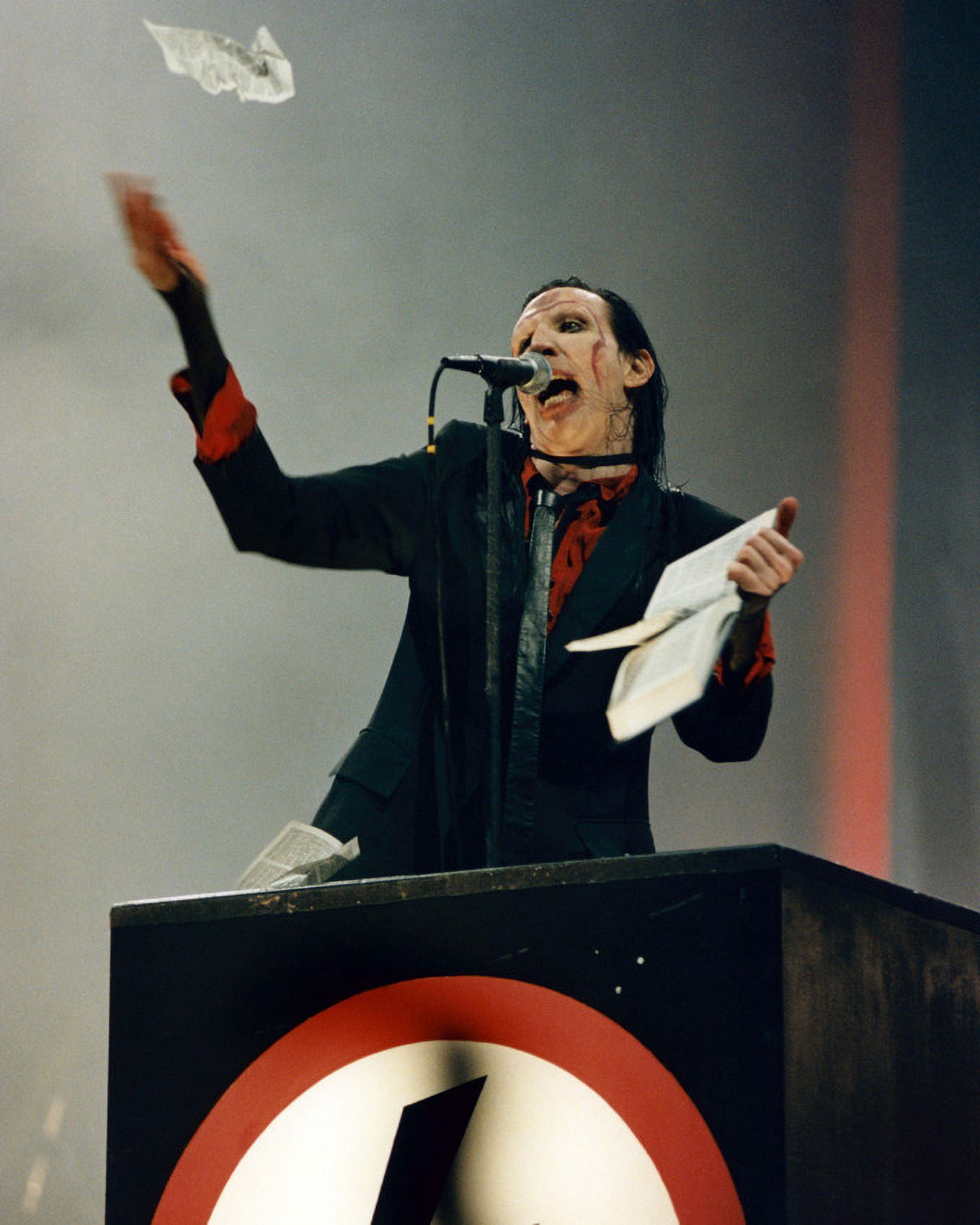 Marilyn Manson in suit on stage performing 24x36 Movie Poster HD ...