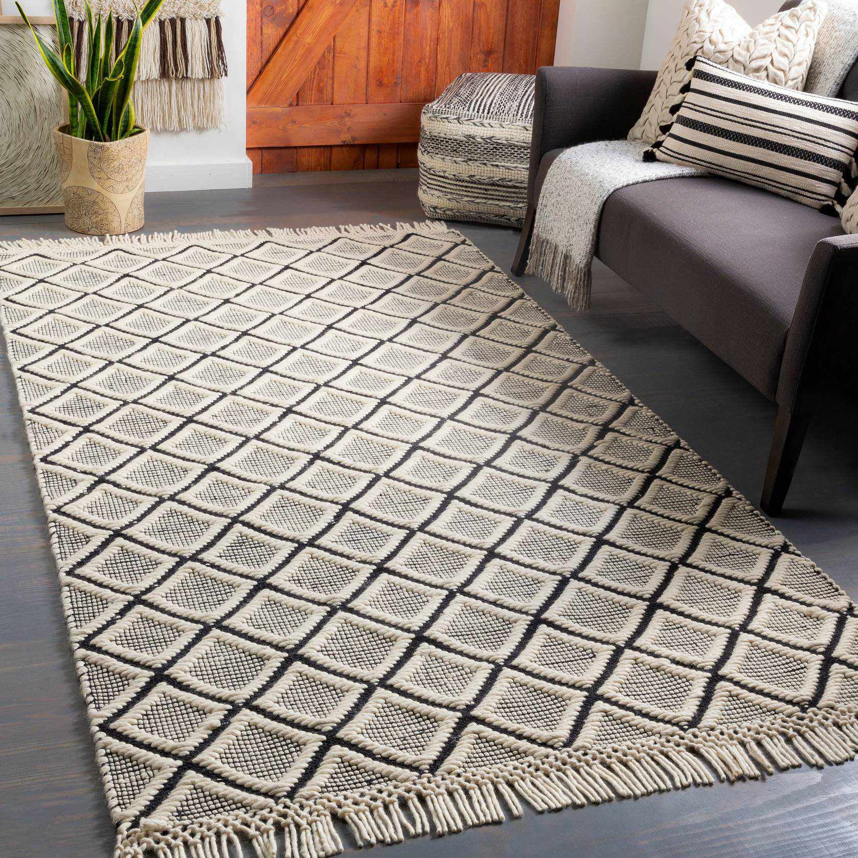 5x7 Black Area Rug