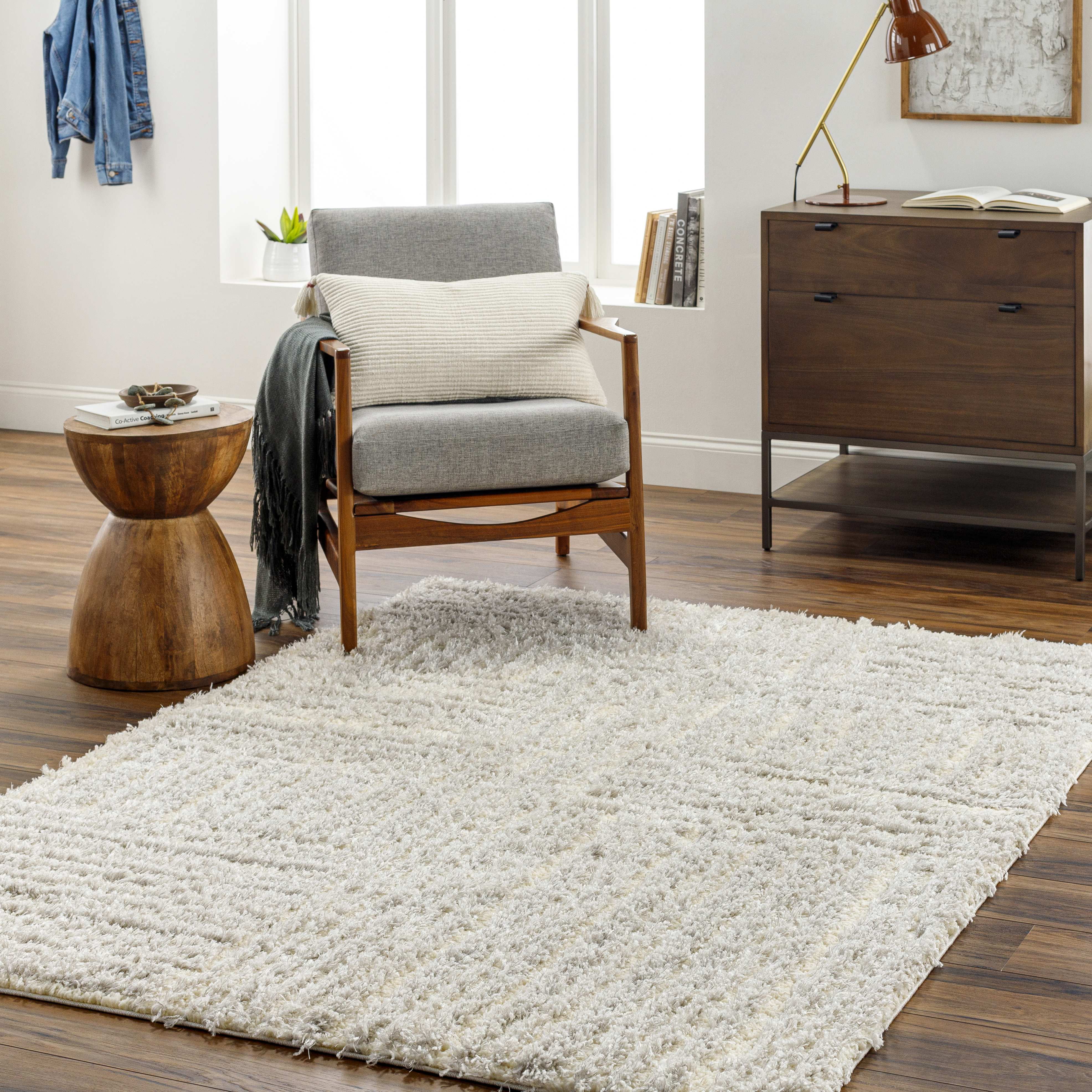 Mark&Day Area Rugs, 5x7 Aubree Modern Shag Light Gray/Cream Area Rug ...