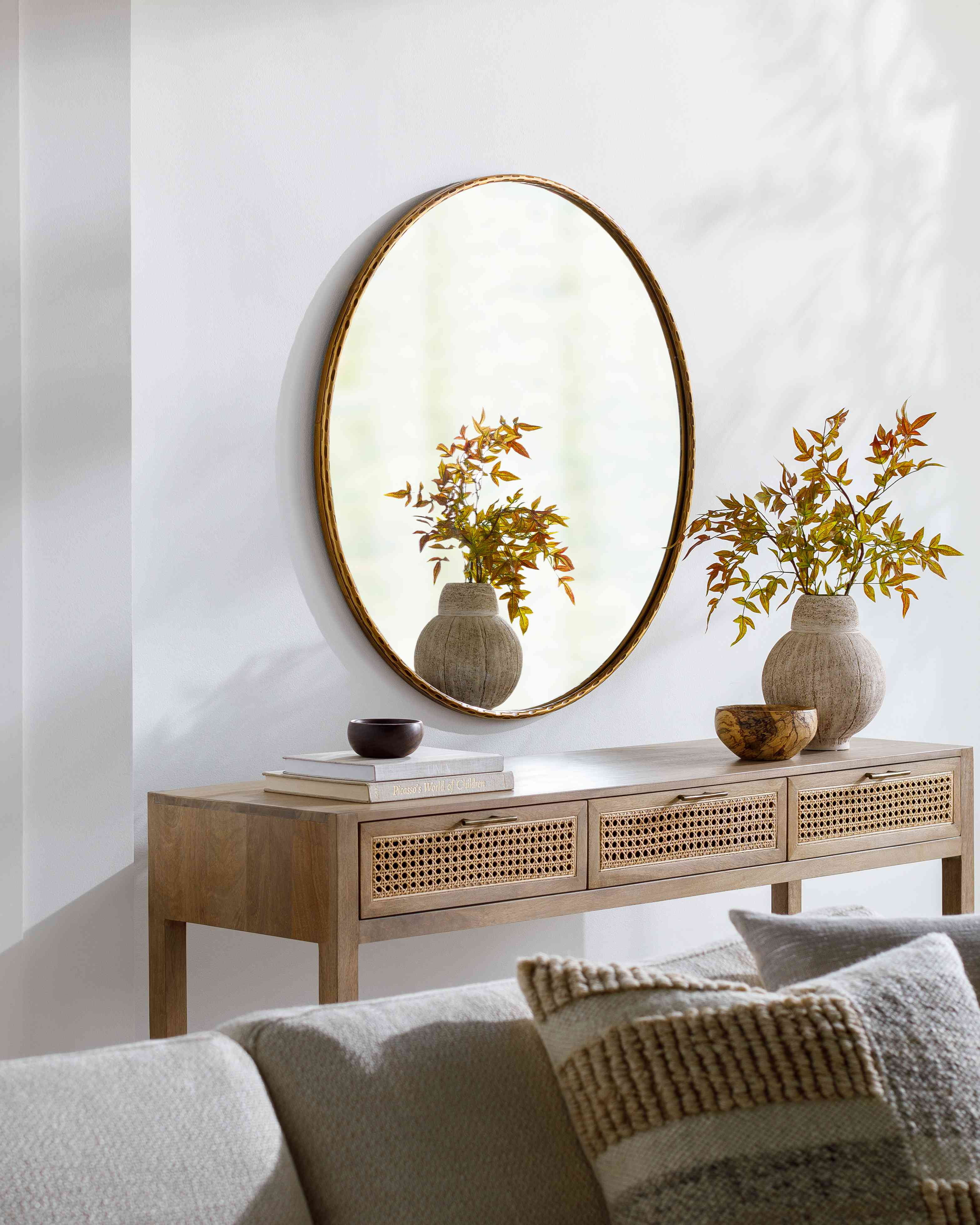Mark&Day Wall Mirror, Jaya Modern Gold Round Vanity Mirrors for Bedroom ...