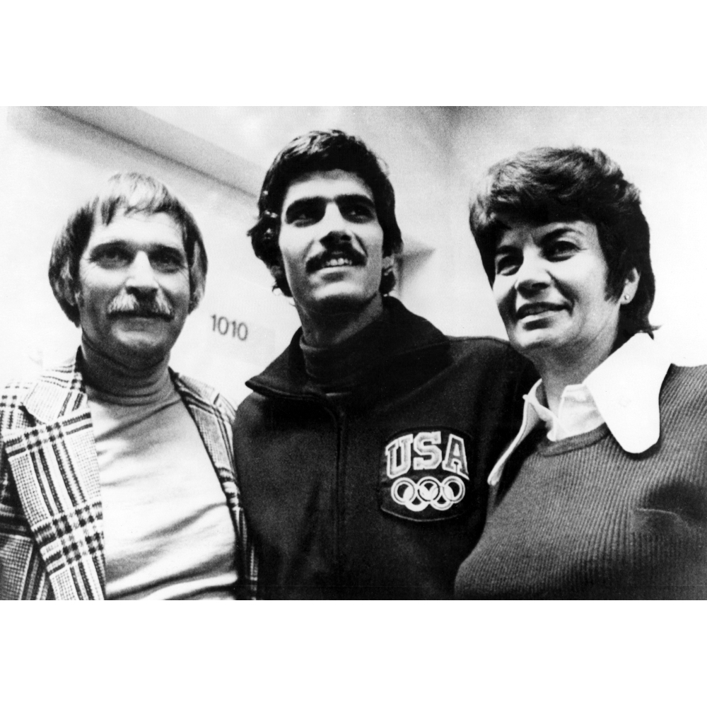 Mark Spitz Poses With Parents After Winning 7Th Olympic Gold Medal ...