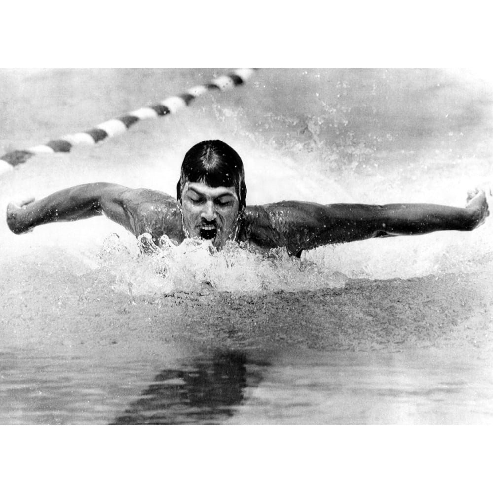 Mark Spitz Swimming To A New World Record In The Men'S 200-Meter ...