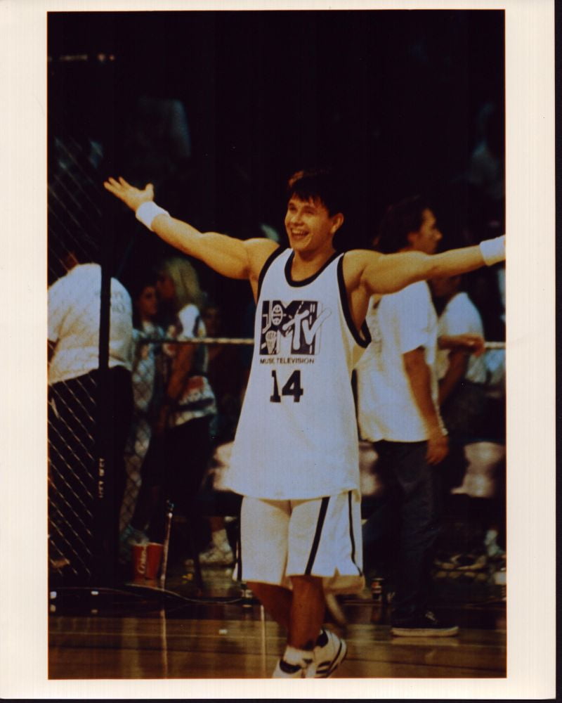 Mark Wahlberg Wearing Mtv Basketball Jersey On Court Photo Print (8 x ...