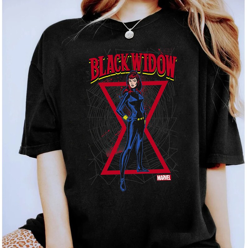 Marvel Black Widow Classic Retro Comic Stance Shirt - Walmart.com
