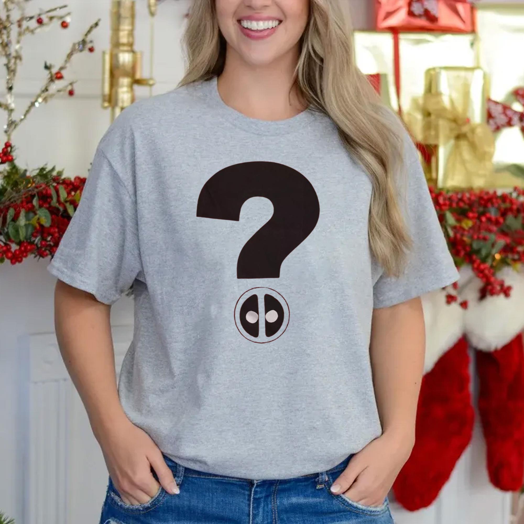 Marvel Deadpool Question Mark Red Flip T-Shirt - Walmart.com