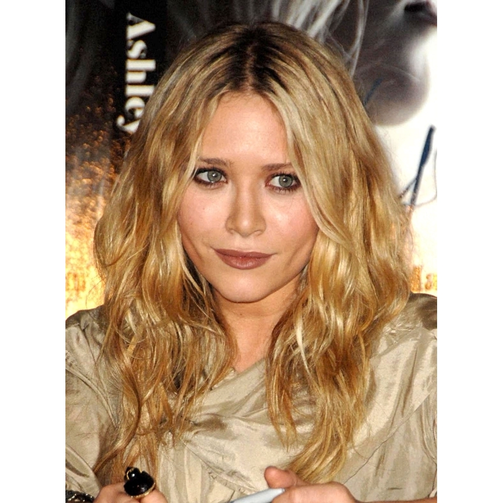 Mary-Kate Olsen At In-Store Appearance For Influence Book Signing With ...
