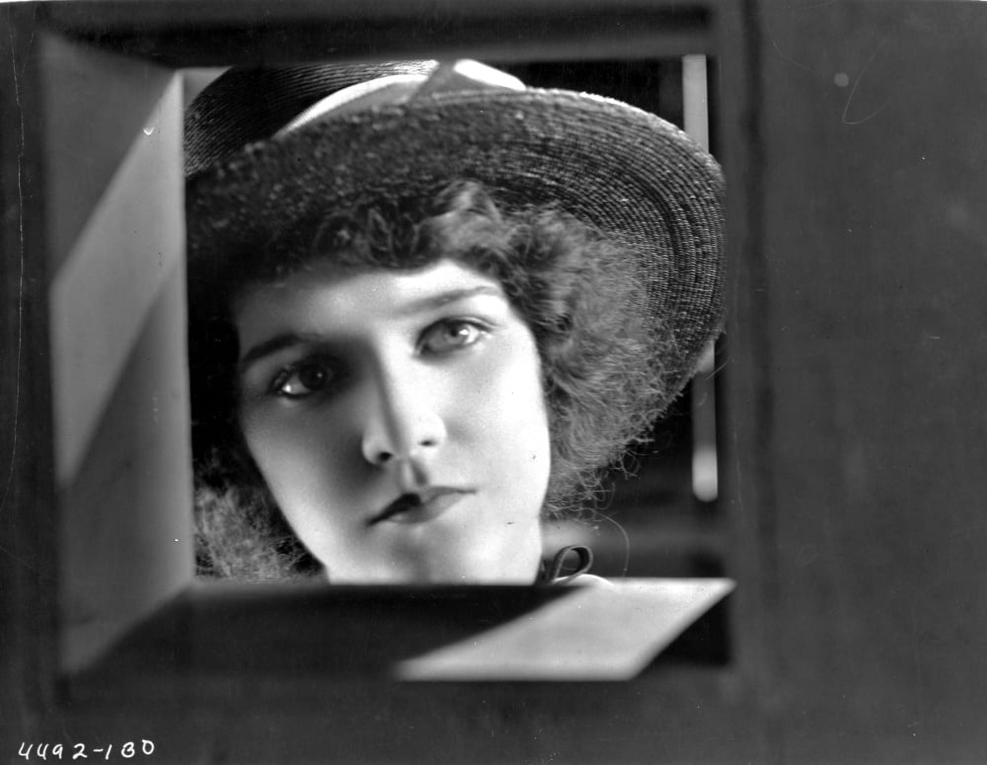 Mary Philbin on a Hat Portrait Photo Print (8 x 10) - Walmart.com