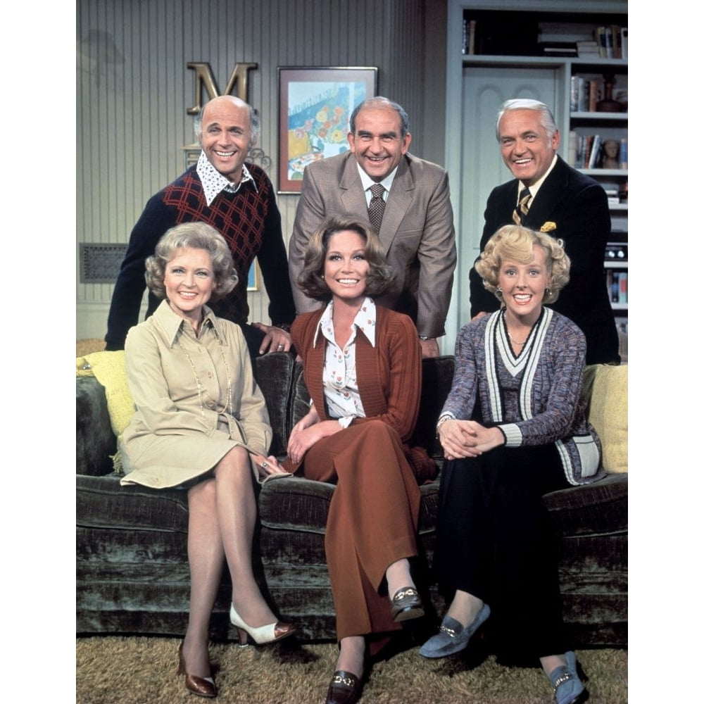 Mary Tyler Moore Show The : Gavin Macleod Ed Asner Ted Knight: Betty ...