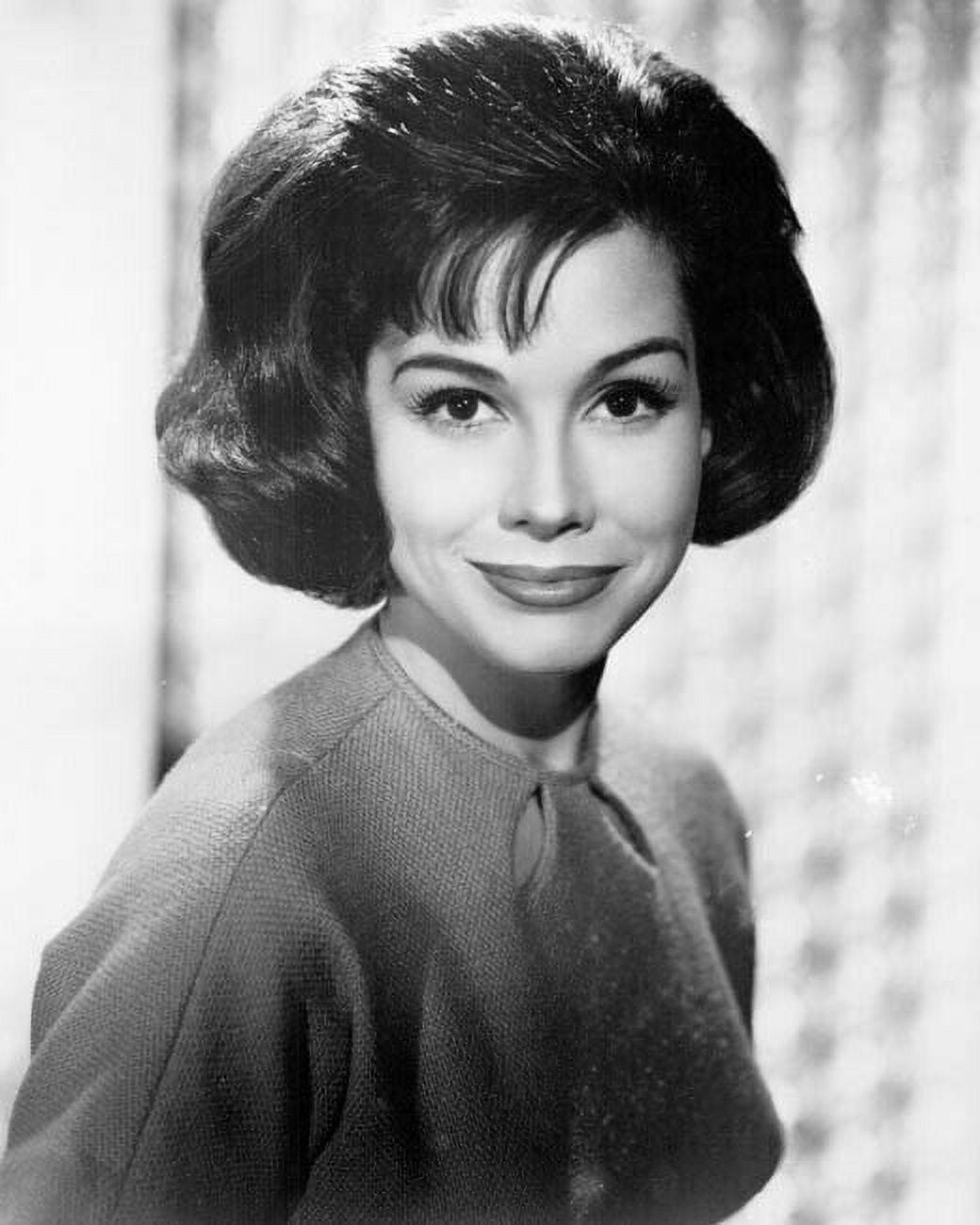 Mary Tyler Moore smiling as Laura Petrie Dick Van Dyke Show 8x10 inch ...