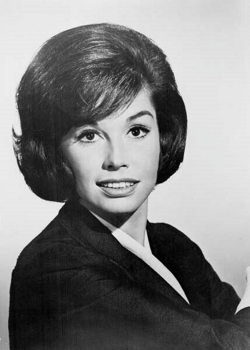 Mary Tyler Moore studio portrait Laura Petrie The Dick Van Dyke Show ...