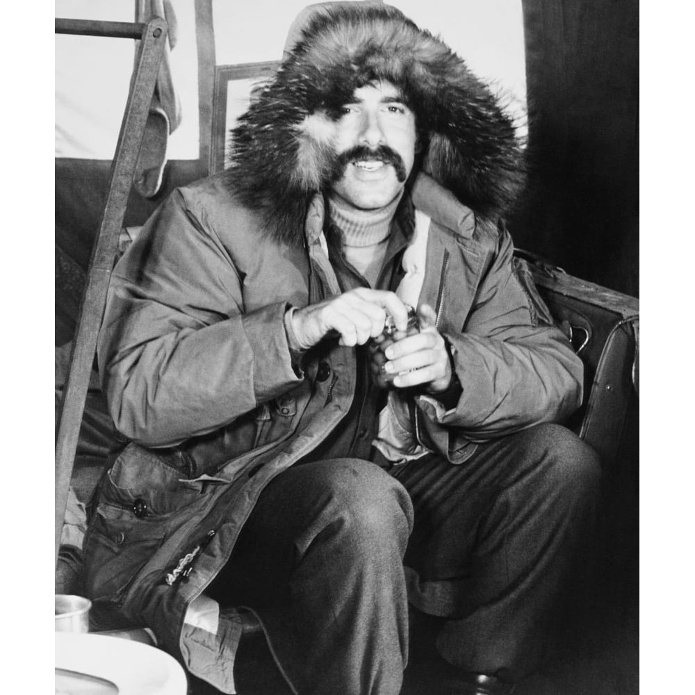 Mash Elliott Gould 1970 Tm & Copyright 20Th Century Fox Film Corp ...