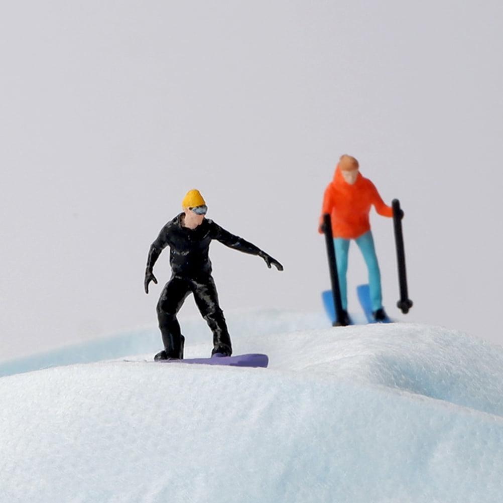 Masteelf 2pcs Miniature Skiing People Figurine 1:64 Scale Hand Painted ...