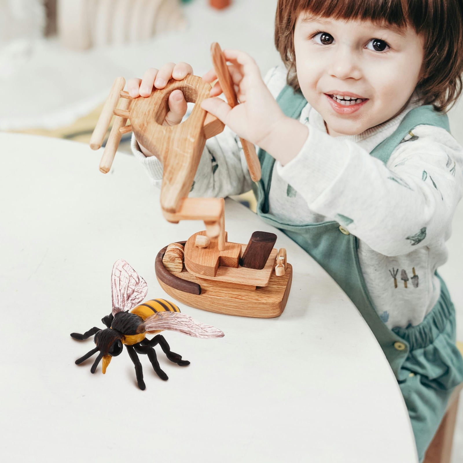 Masteelf Children's Realistic Insect Bee Toy Figurine 2pcs Cognitive ...