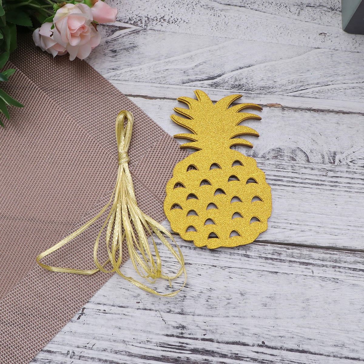 Masteelf Golden Pineapple Flag Relaxed Atmosphere Decorations Glitter ...