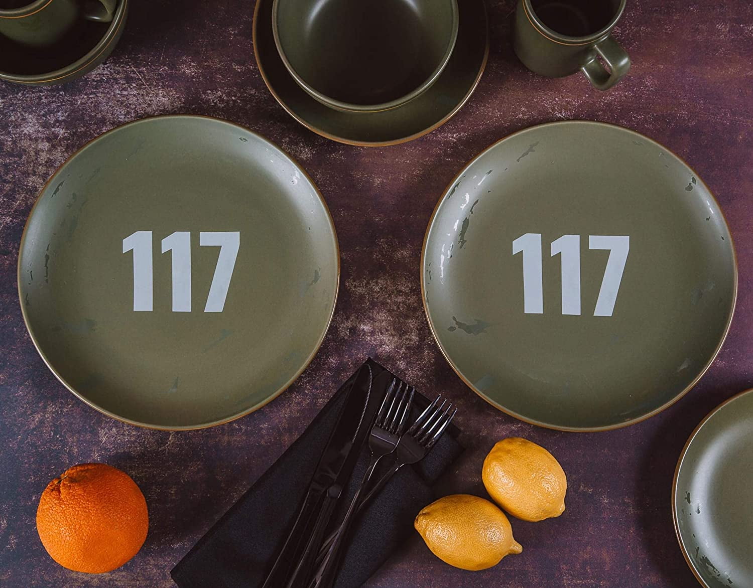 Master Chief 117 Stoneware 8-Piece Dinnerware Set | Video Game-Themed ...