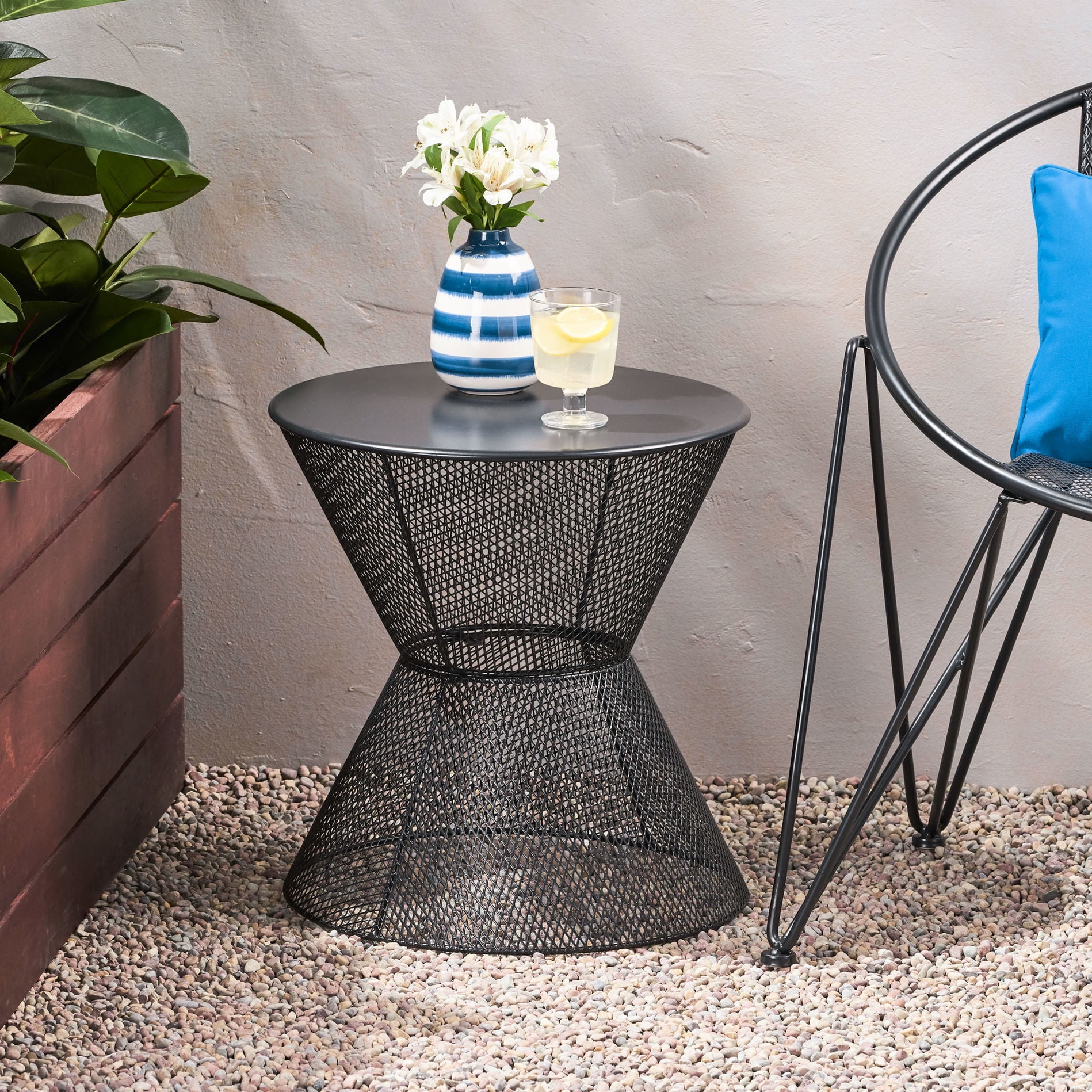 Matte Black Iron Table | Set Drinks While Reading in the Summer ...