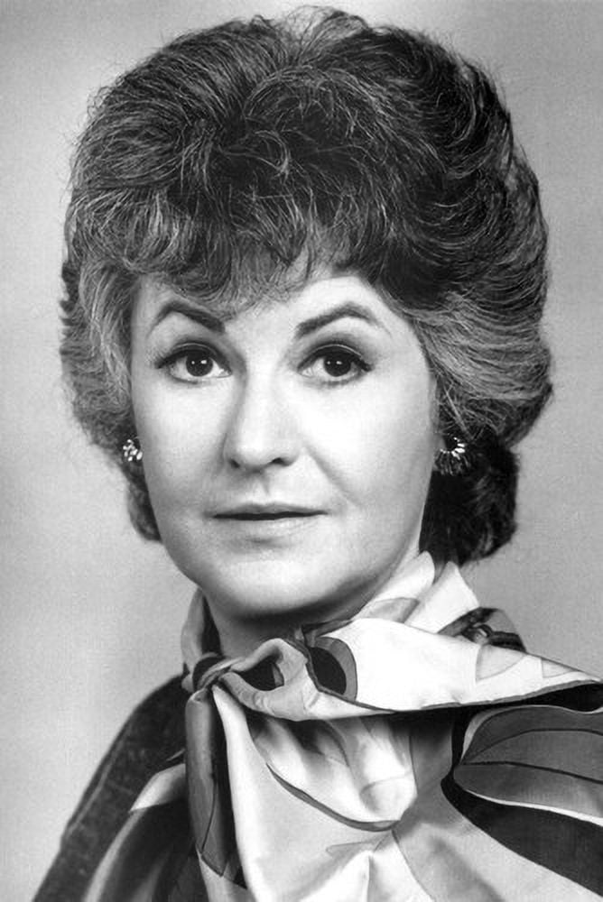 Maude Bea Arthur Studio Portrait 24X36 Poster - Walmart.com