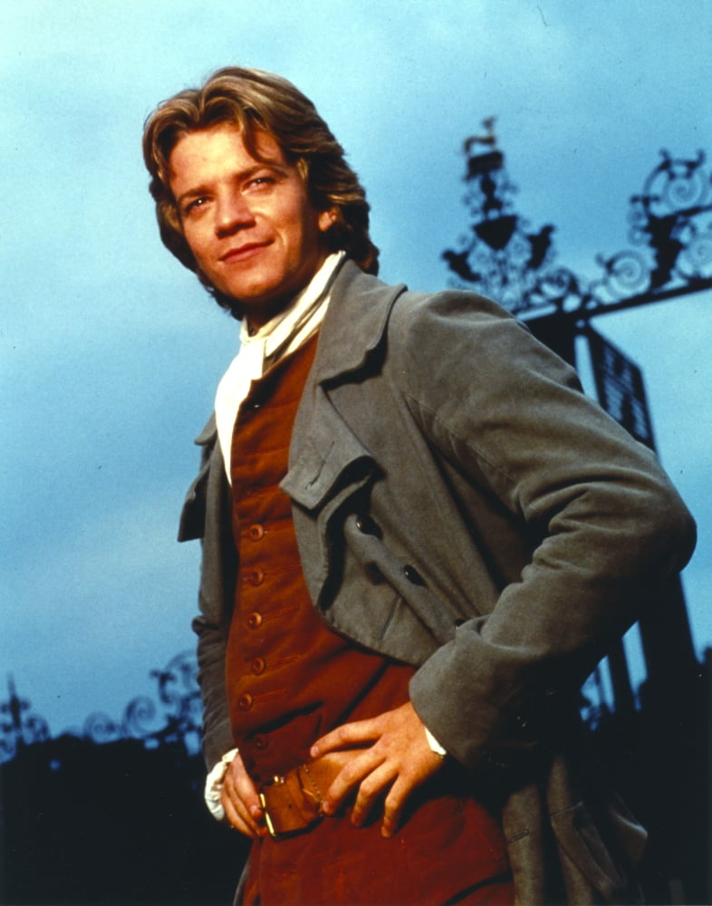 Max Beesley posed in Suit Photo Print (8 x 10) - Walmart.com