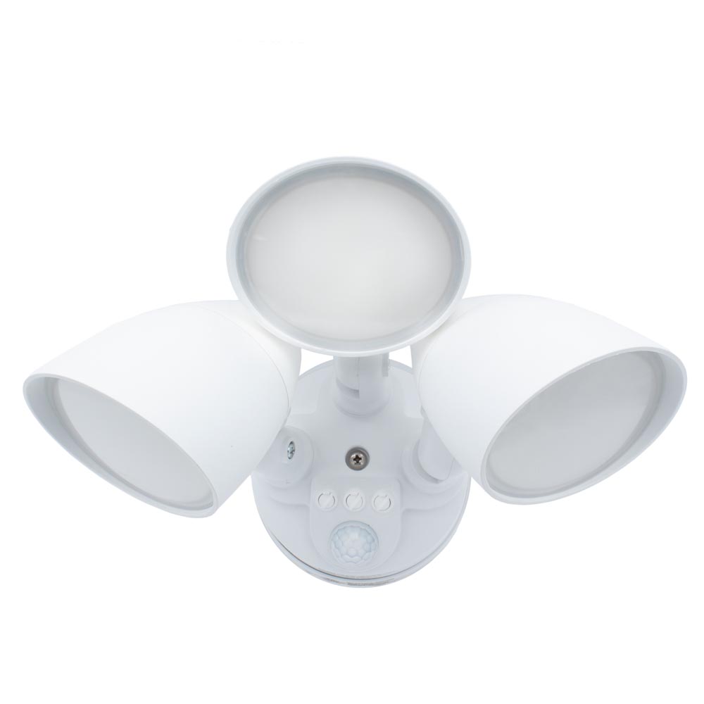 Maxsa Solar Motion Activated Security Light with 80 LEDs - Walmart.com