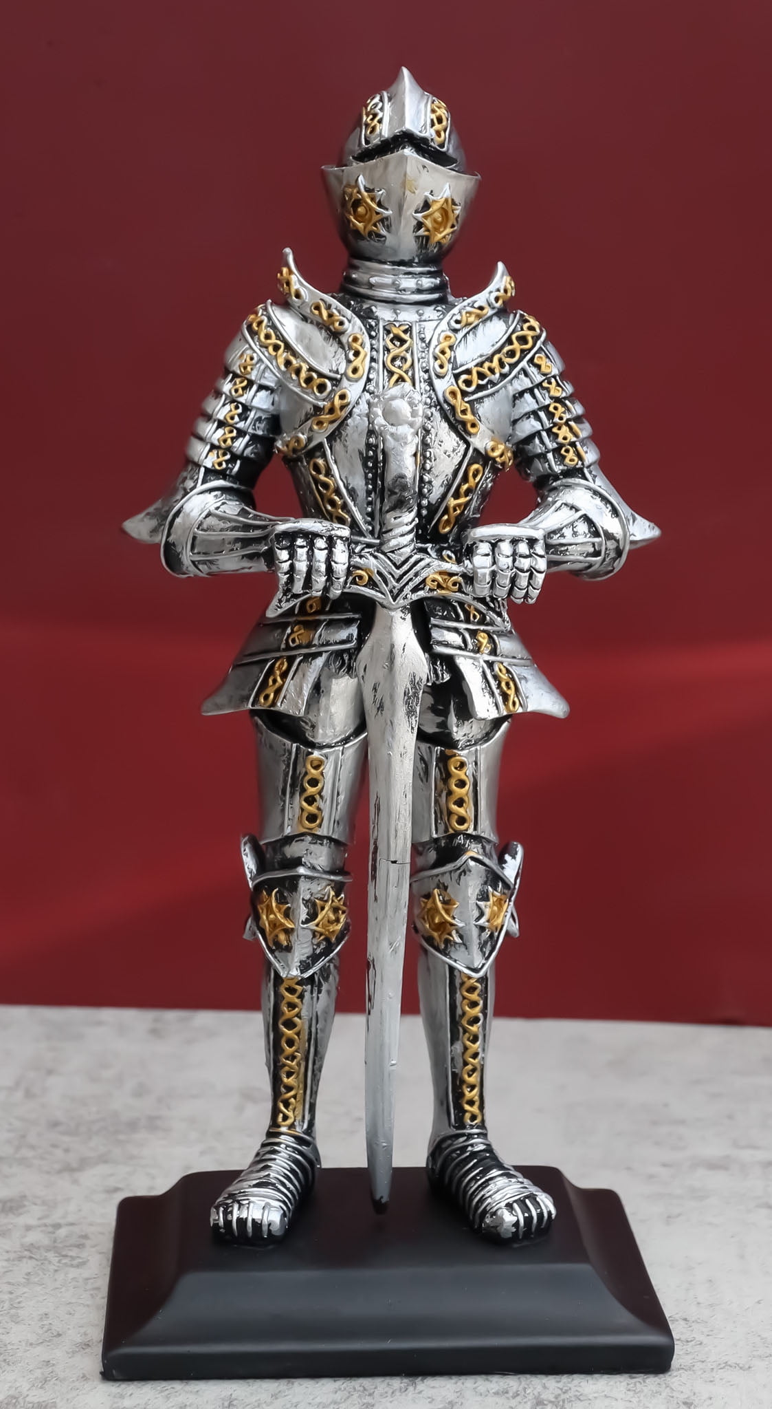 Medieval Swordsman Knight Figurine Suit of Armor Northern Star Coat Of ...