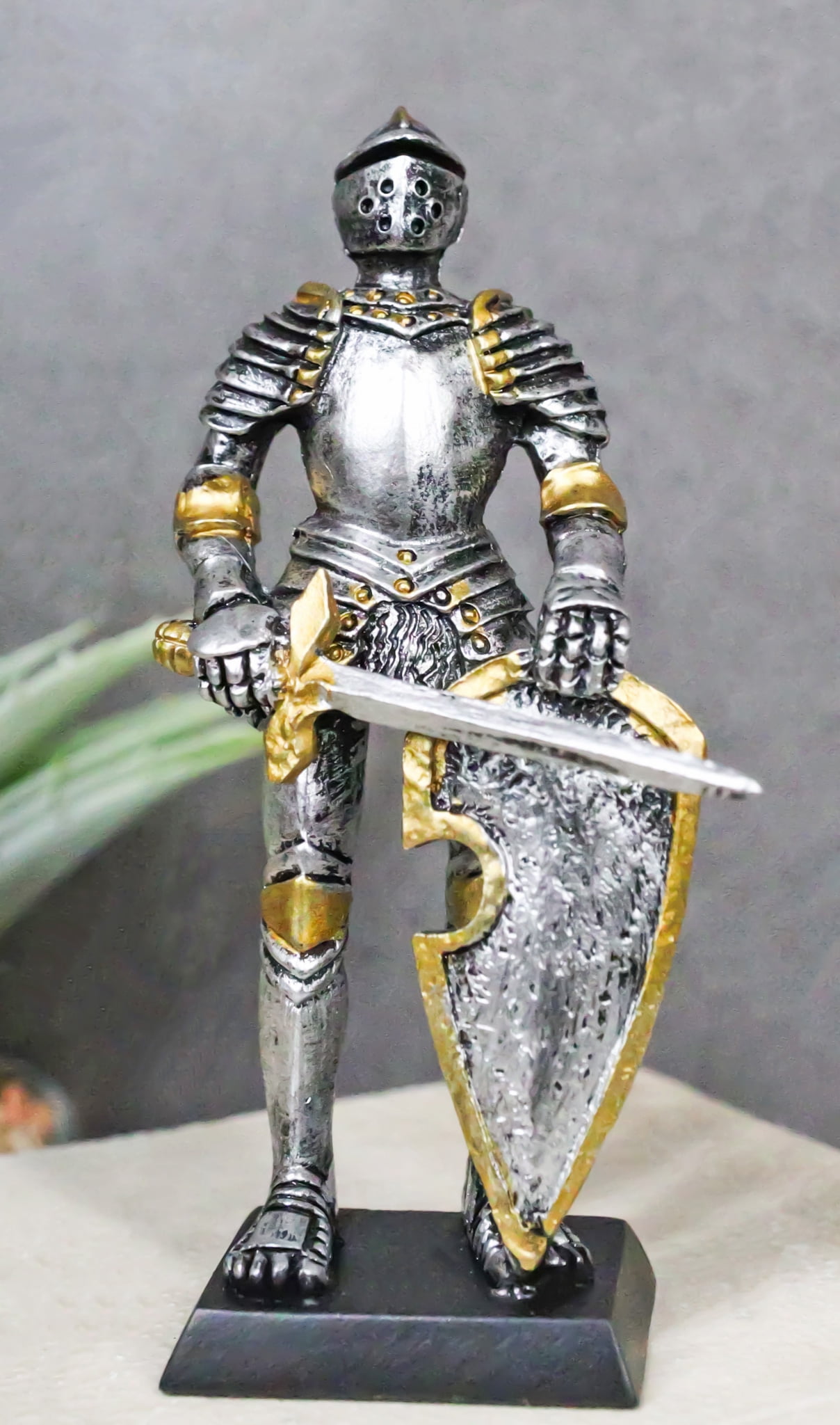 Medieval Valiant Knight Suit Of Armor With Sword And Spade Shield Mini ...