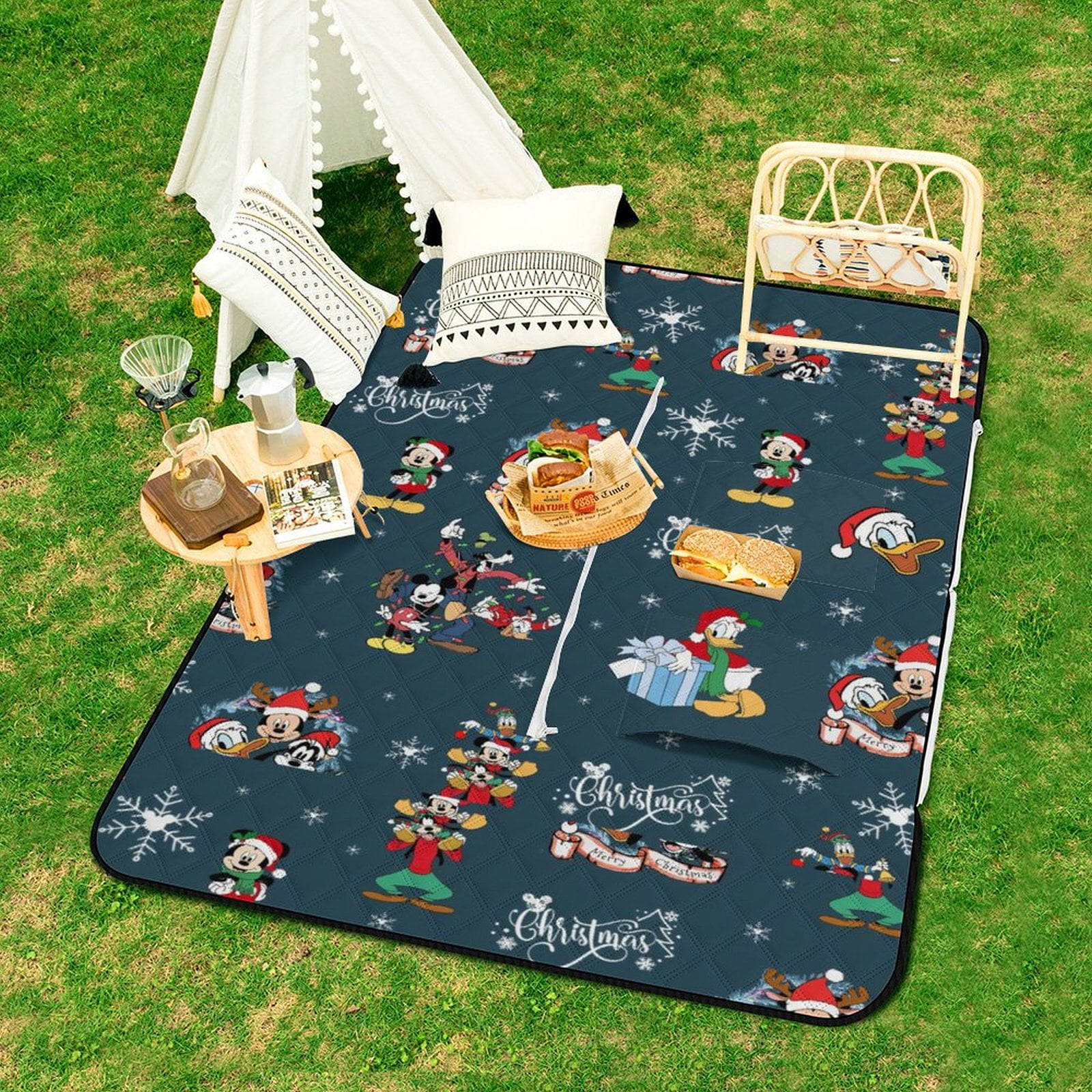 Merry Christmas Mickey & Minnie Mouse And Friends Picnic Blankets 59 ...