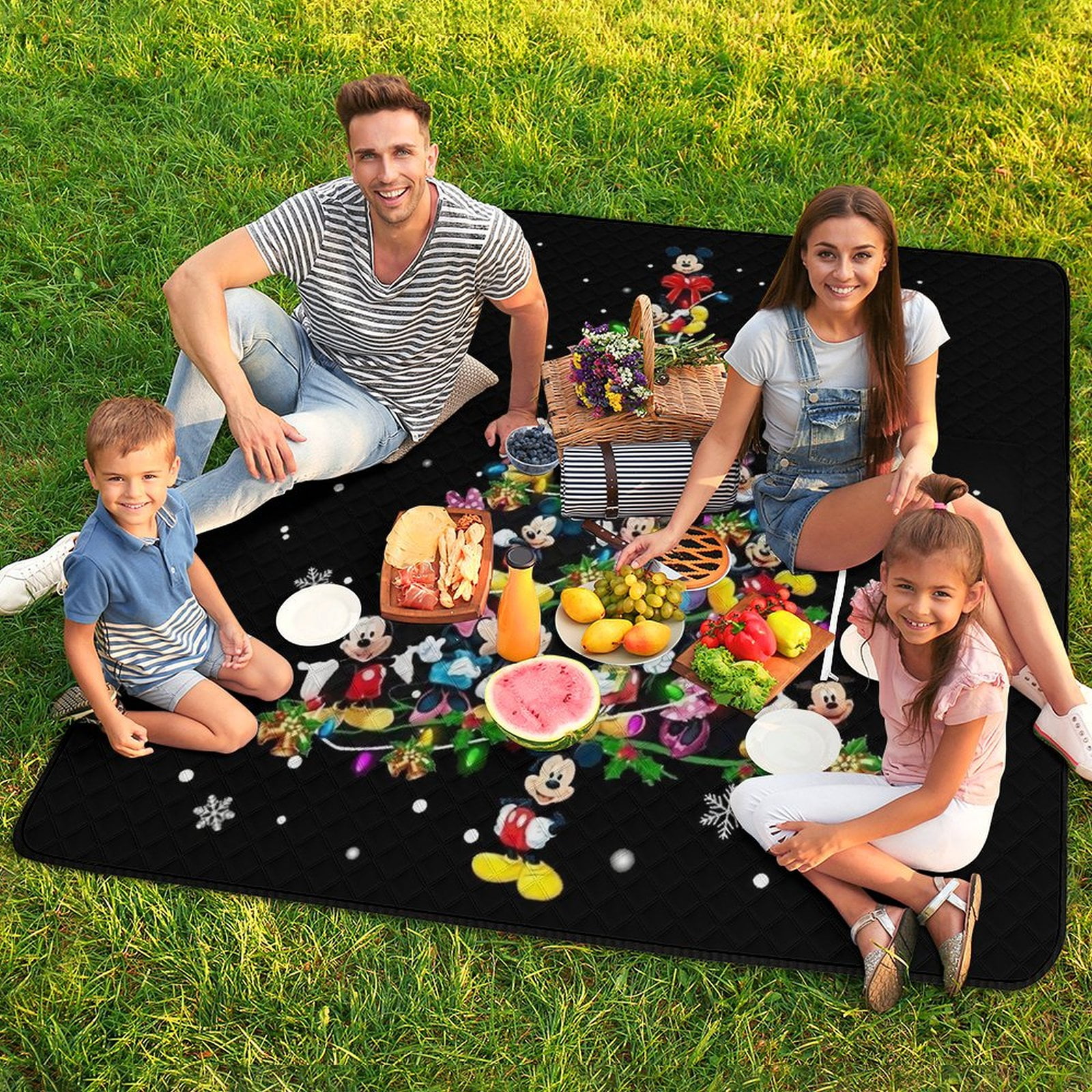 Merry Christmas Mickey & Minnie Mouse Tree Extra Large Picnic Outdoor ...